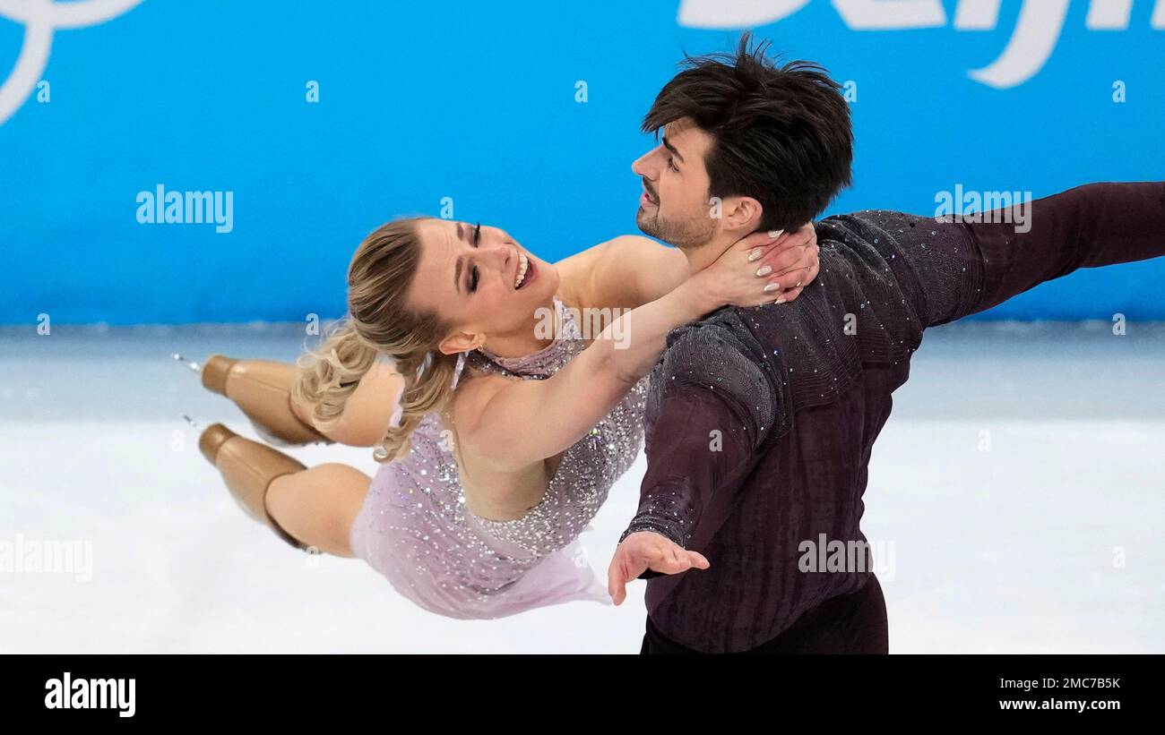 Madison Hubbell and Zachary Donohue, of the United States, perform ...