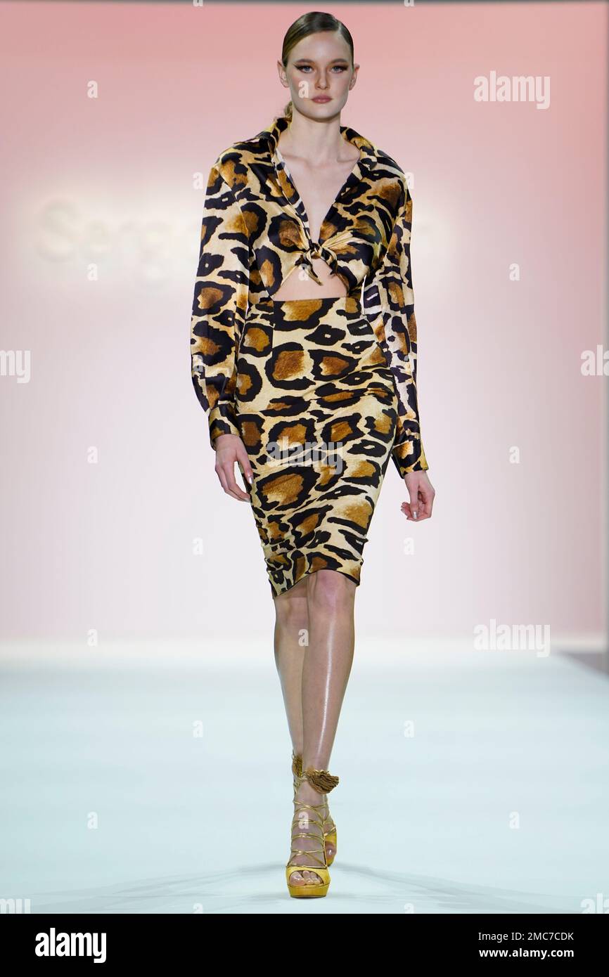 Fashion from Sergio Hudson fall/winter 2022 collection is modeled ...