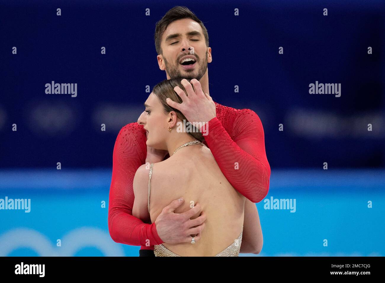 Gabriella Papadakis and Guillaume Cizeron, of France, perform their ...