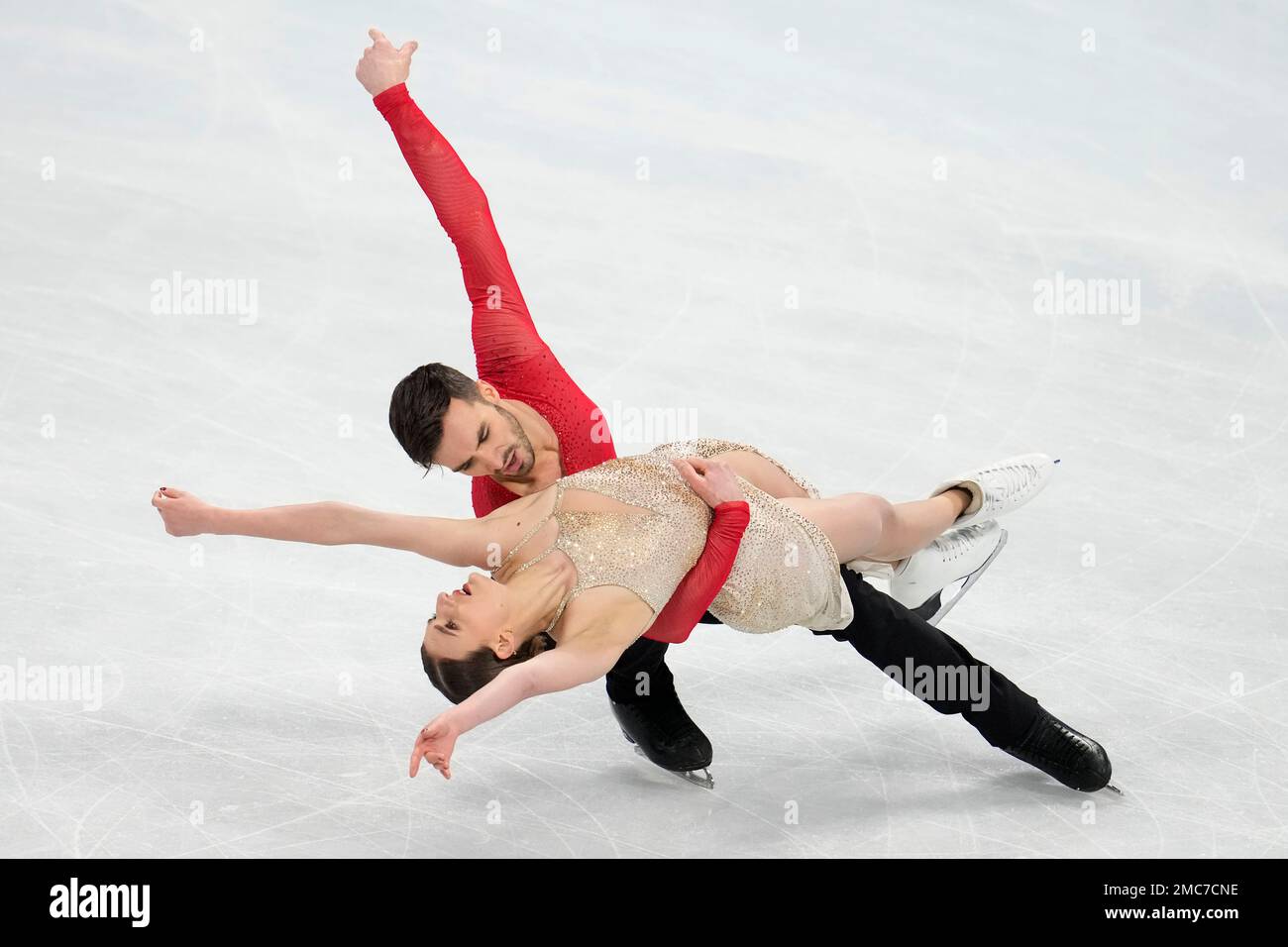Gabriella Papadakis and Guillaume Cizeron, of France, perform their ...