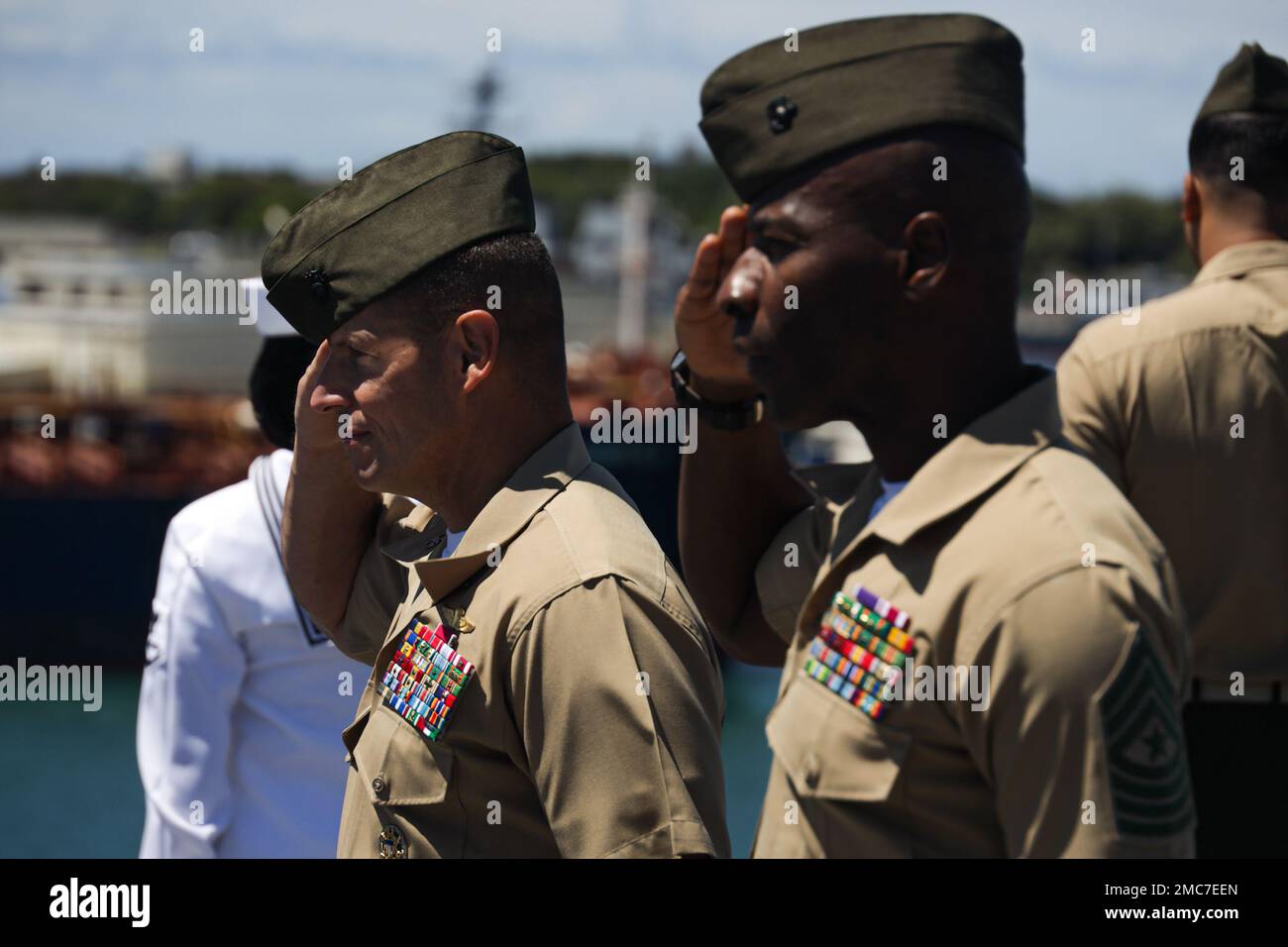 220626-M-RA094-1082 PEARL HARBOR (June 26, 2022) - U.S. Marine Corps Col. David J. Hart (left ...