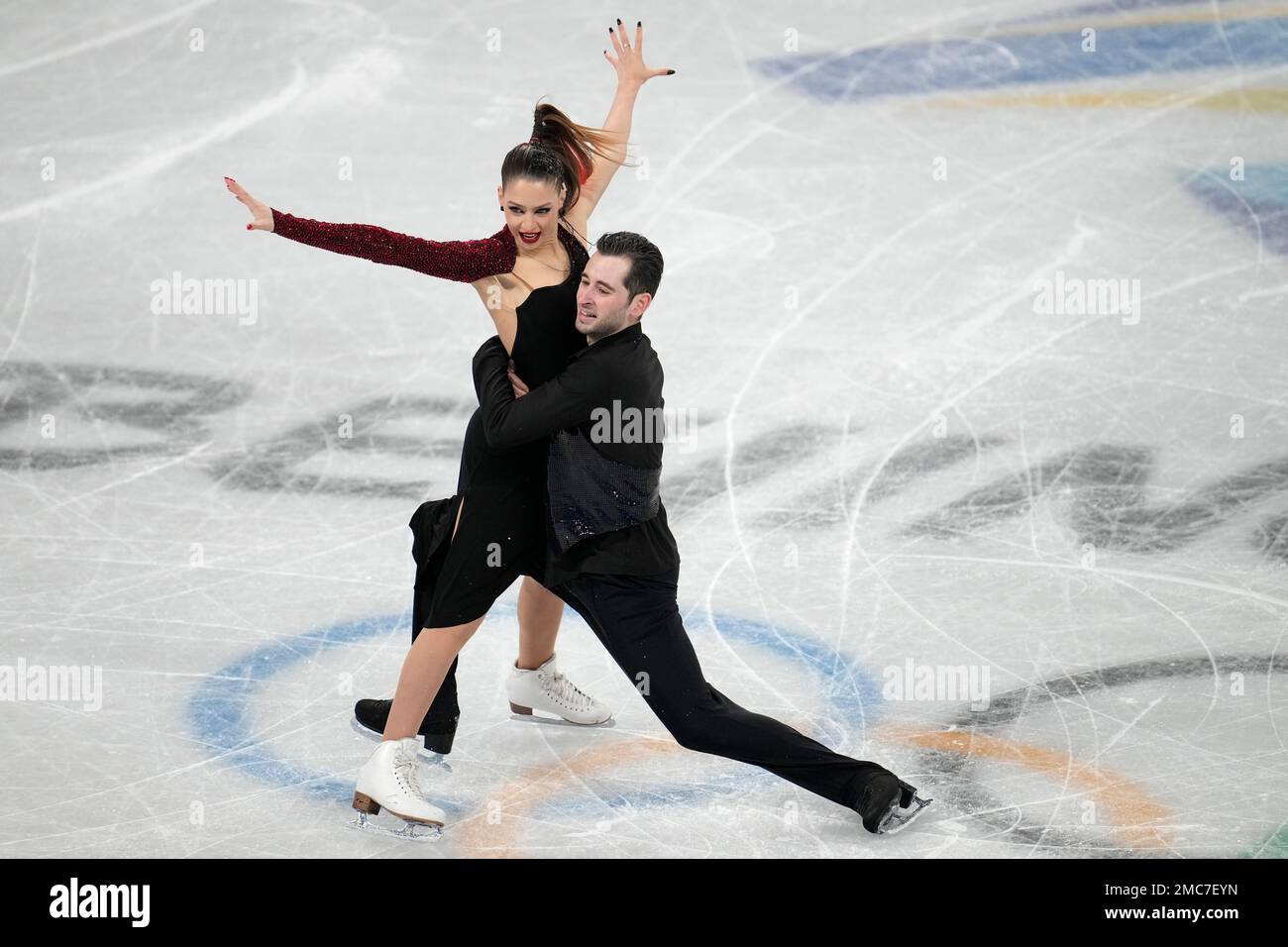 Oleksandra Nazarova and Maksym Nikitin, of Ukraine, perform their ...