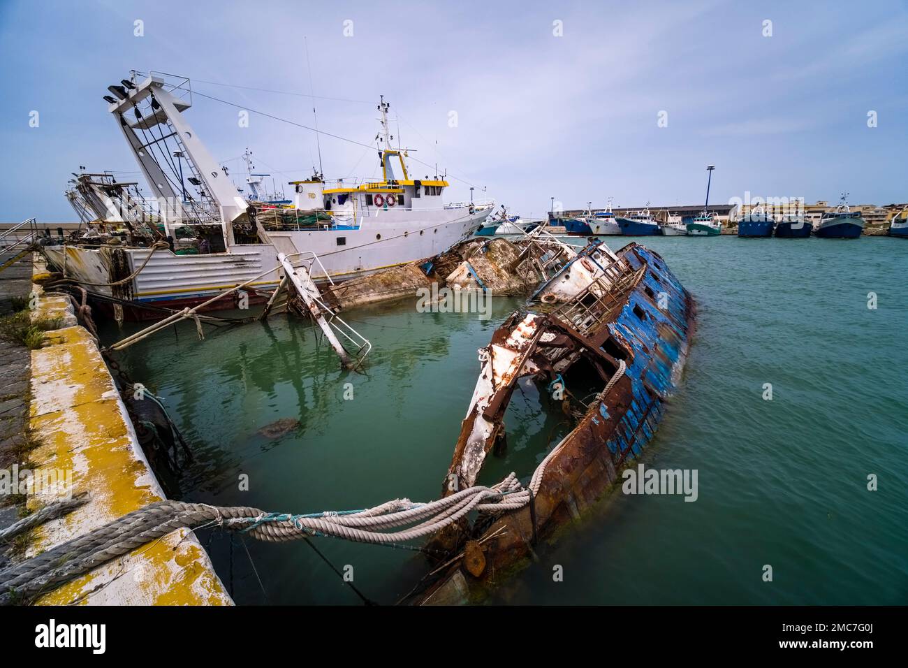 Sunken fishing boats hi-res stock photography and images - Alamy