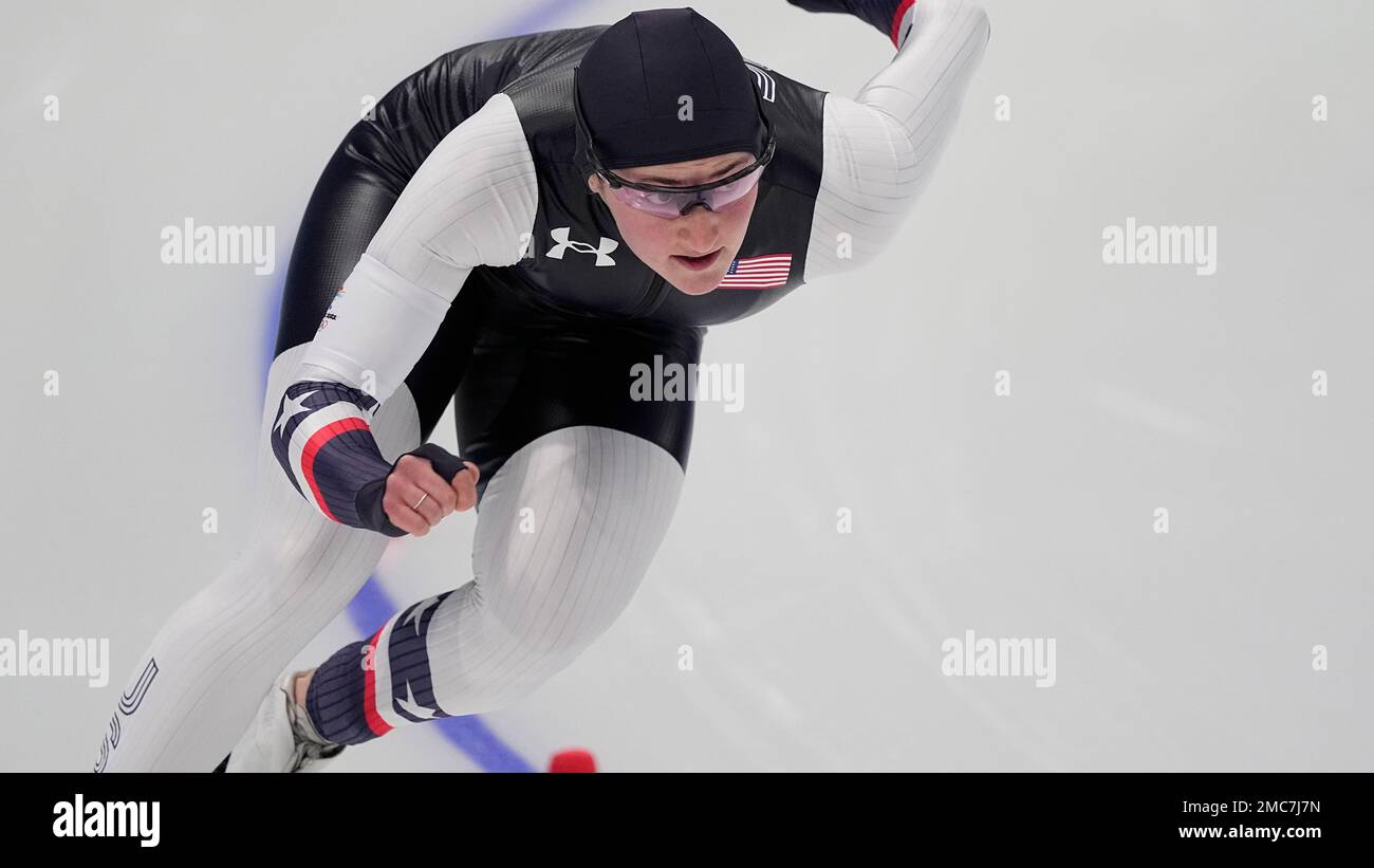 Kimi Goetz of the United States competes in the speedskating women's ...