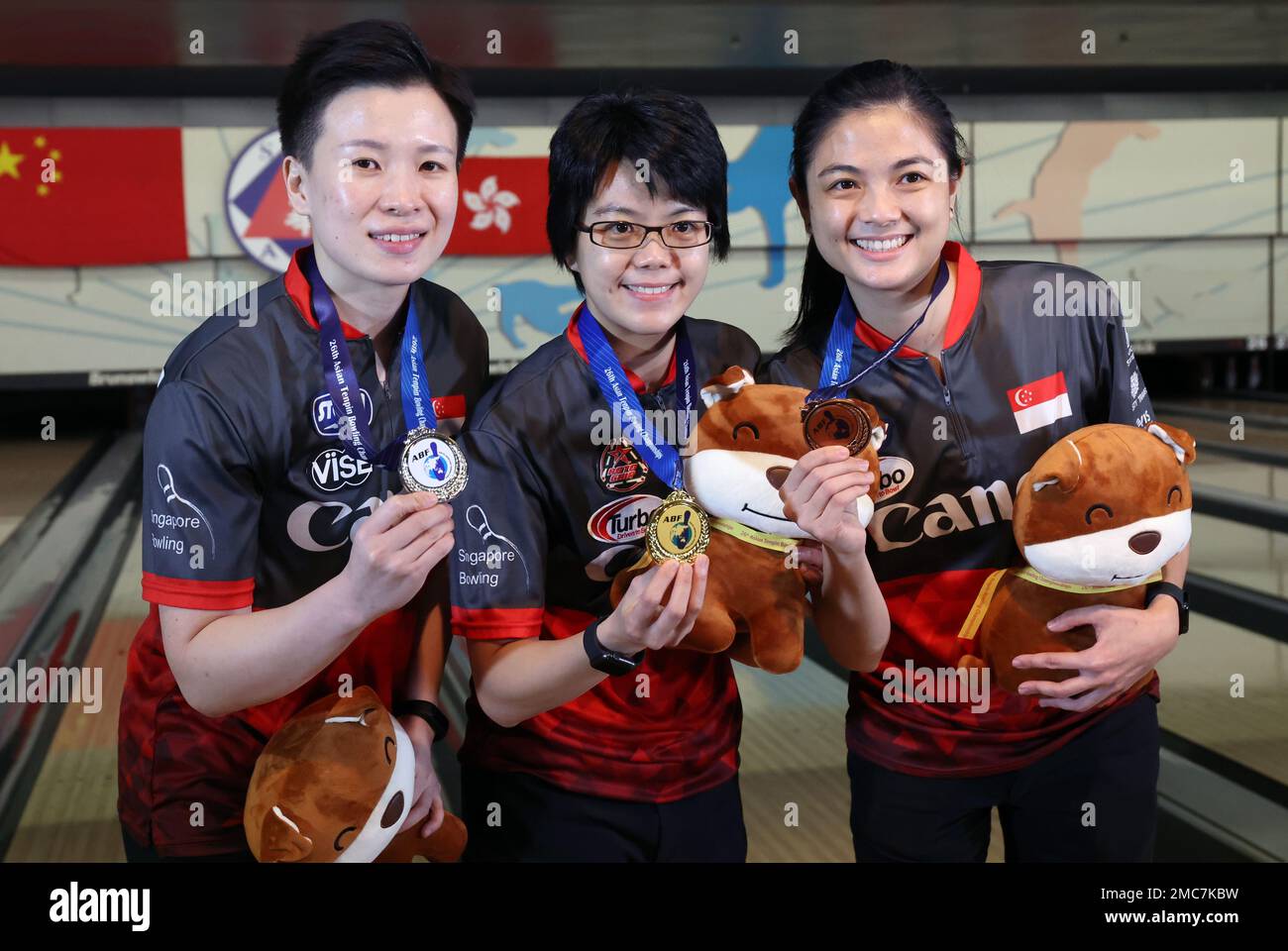 Women's Masters Stepladder (from Left to Right) Silver Singapore New ...