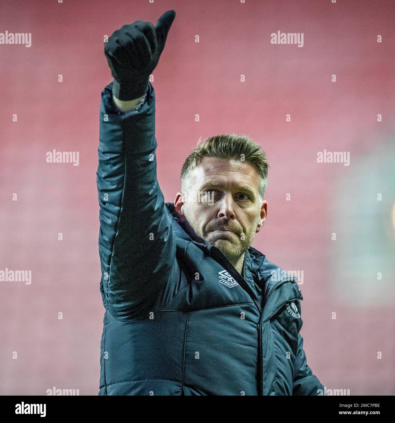 Rob edwards luton town manager hi-res stock photography and images - Alamy