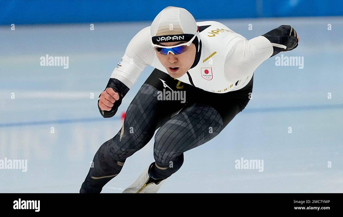 Yuma Murakami of Japan competes in the men's speedskating 500-meter ...