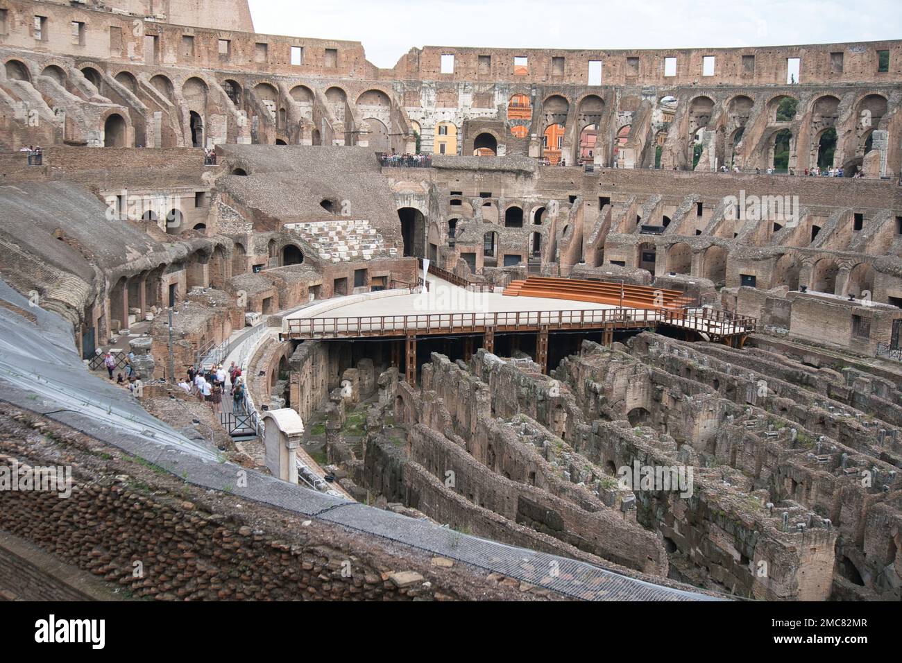 Tourist visiting the Colosseum Rome Stock Photo - Alamy