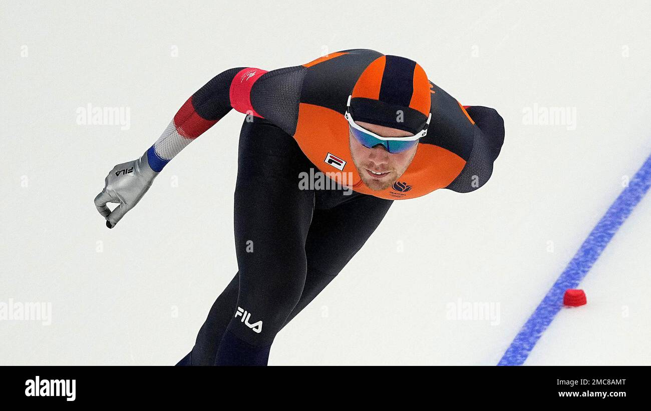 Patrick Roest of the Netherlands competes in the men's speedskating ...