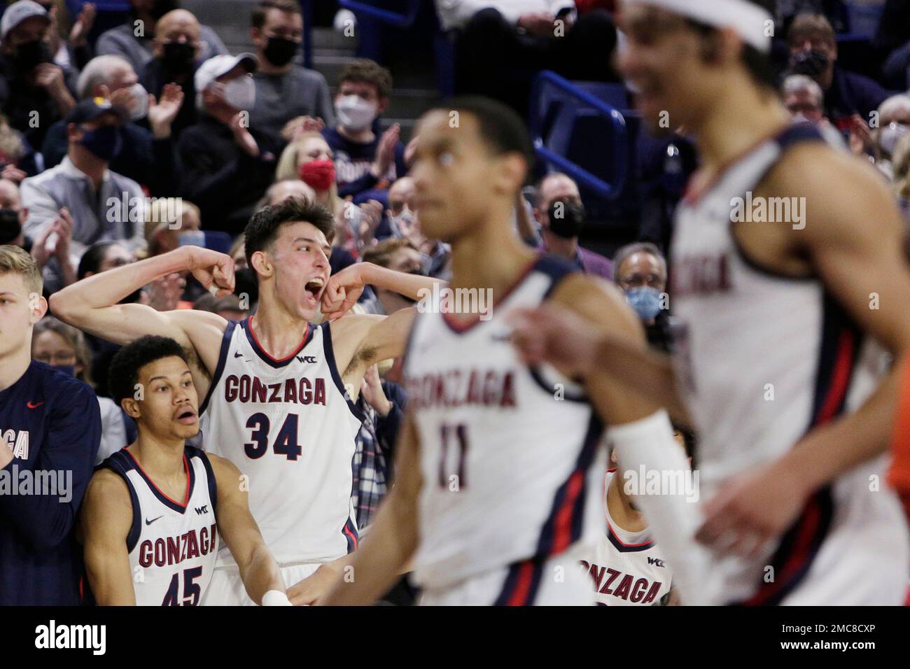 Gonzaga guard Rasir Bolton (45), center Chet Holmgren (34) and ...