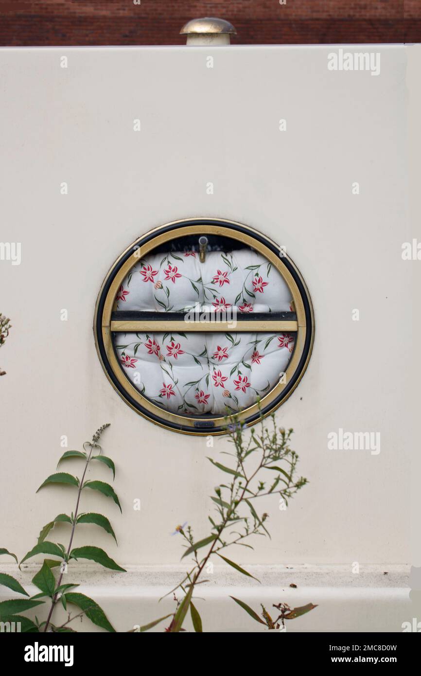 Round boat window hi-res stock photography and images - Alamy