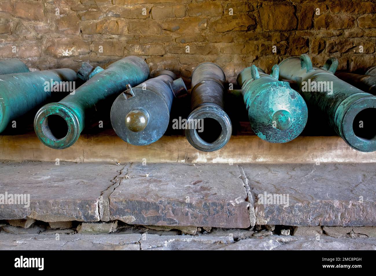Old fort niagara cannons hi-res stock photography and images - Alamy