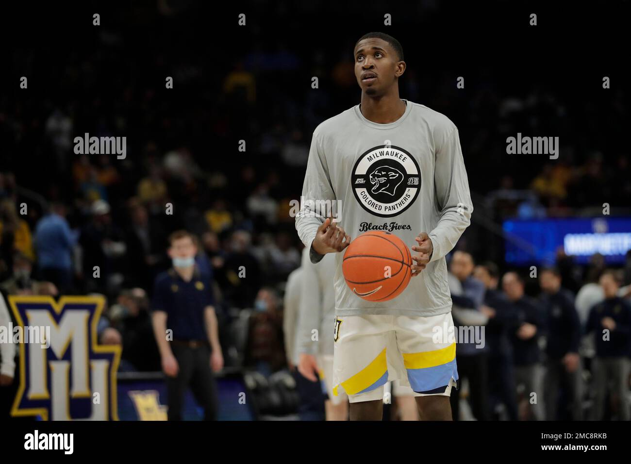 Marquette's Darryl Morsell warms up before an NCAA college basketball ...