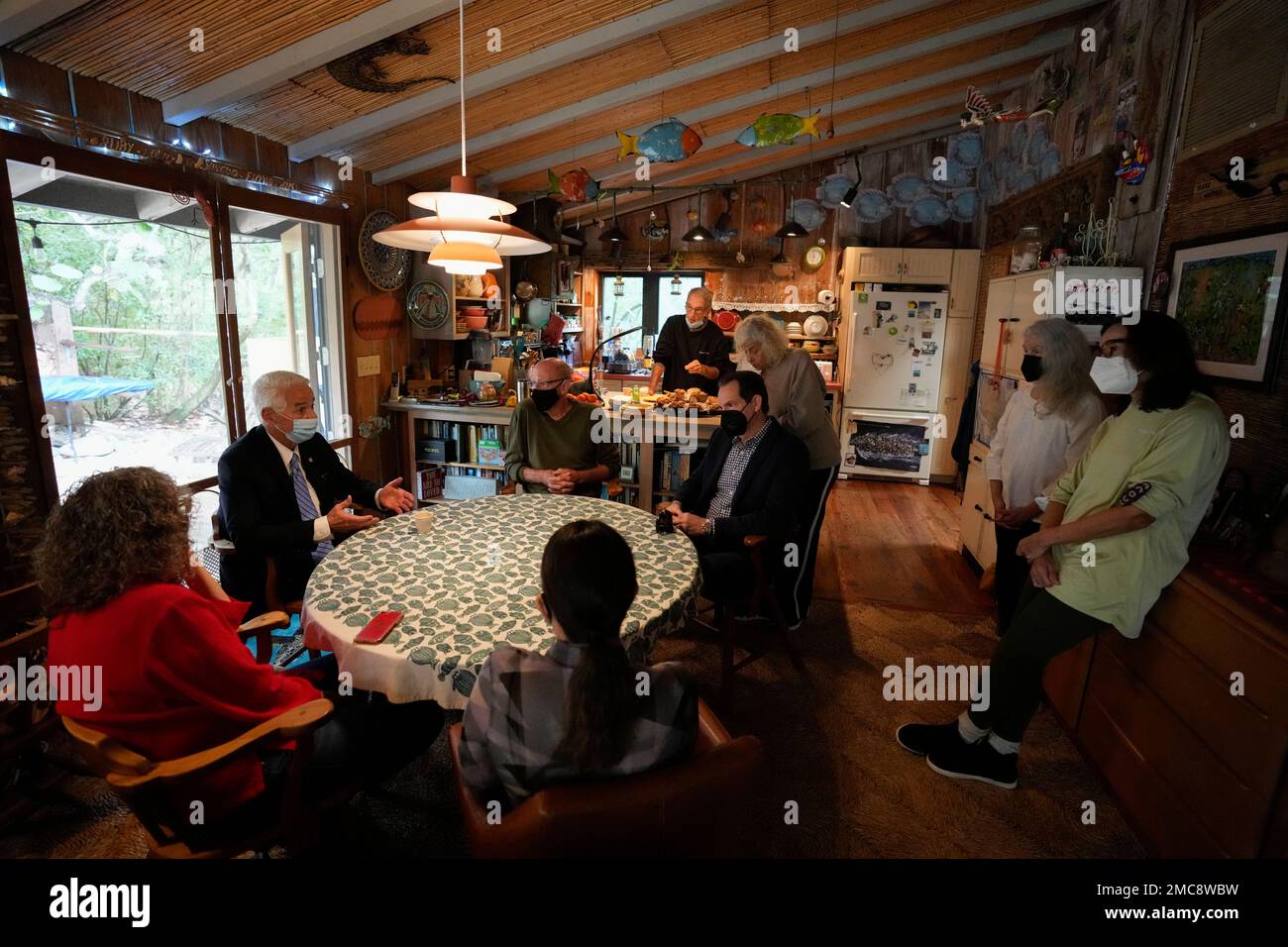 U.S. Rep. Charlie Crist, D-Fla, second left, meets with a group of ...