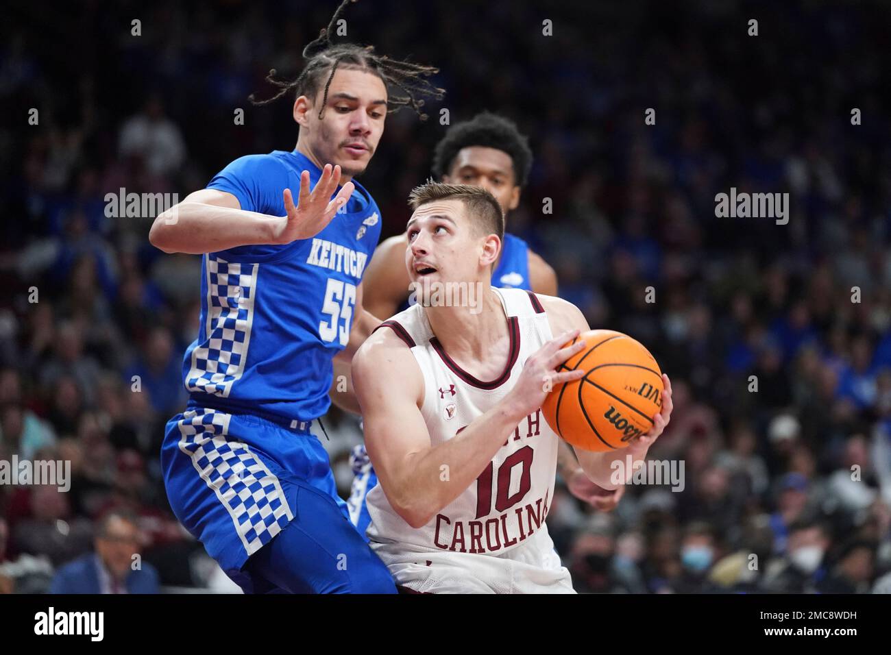 South Carolina guard Erik Stevenson (10) drives to the hoop against ...