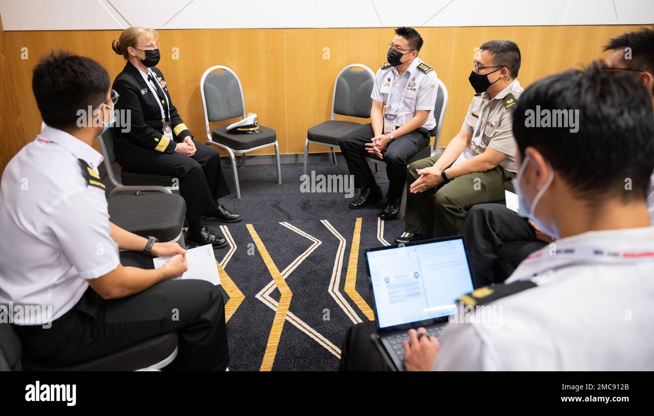 Mil civ hi-res stock photography and images - Alamy