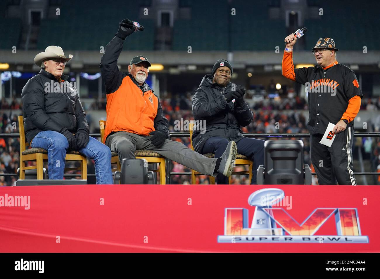 Former Cincinnati Bengals players Tim Krumrie, left, Max Montoya ...