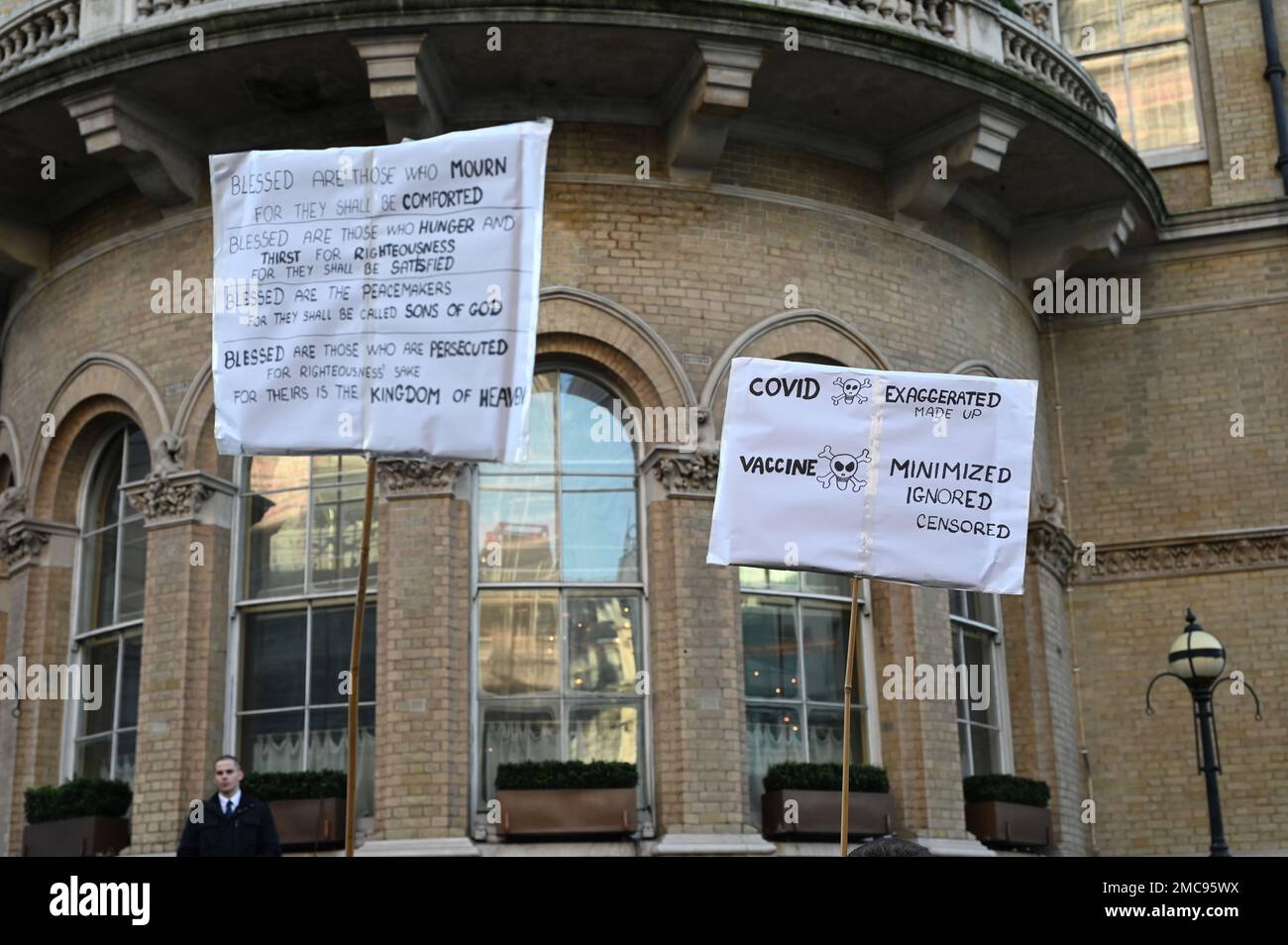 BBC, London, UK, 21 January 2023: Thousands of protesters demand "Truth ...