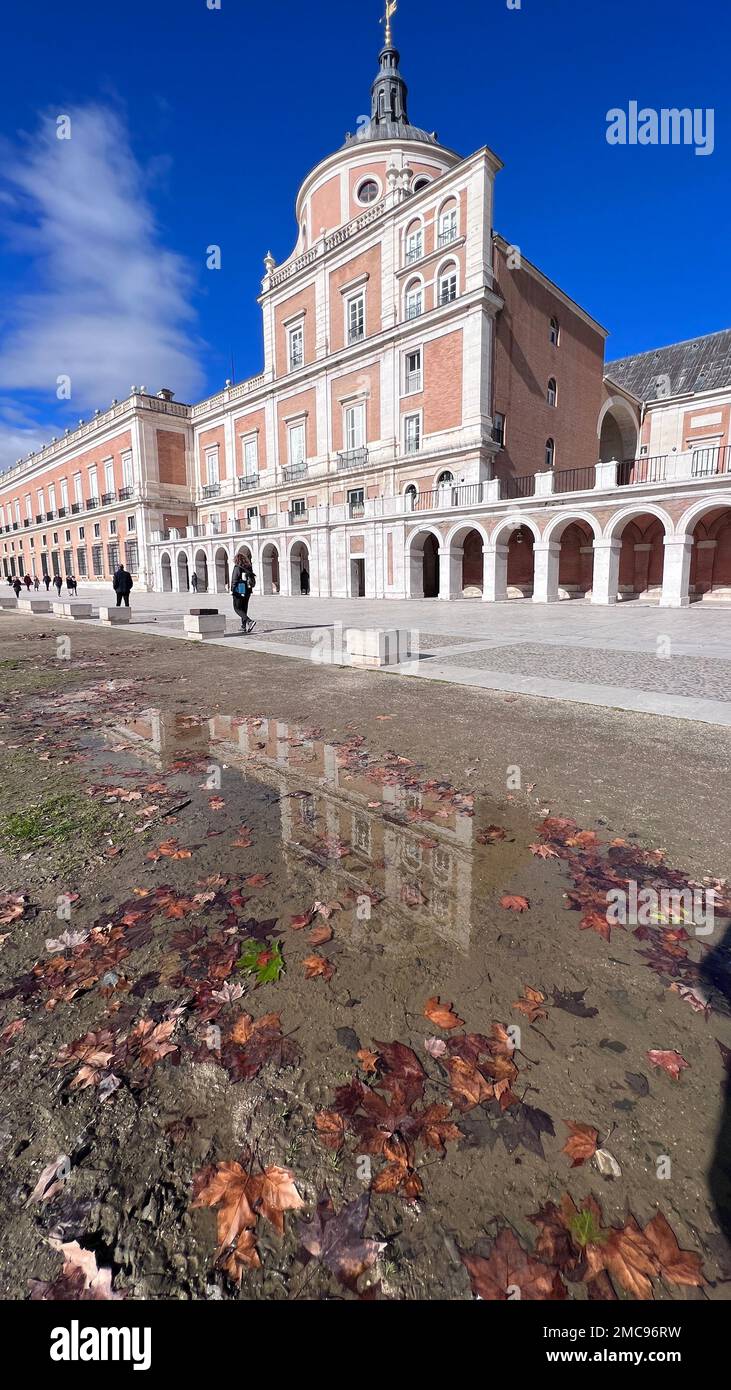 Exterior of the royal palace of Aranjuez Stock Photo - Alamy