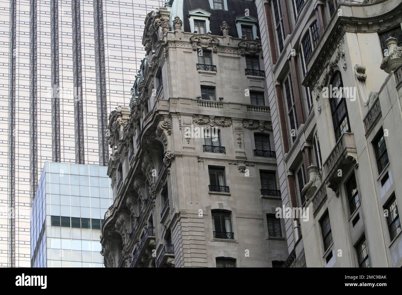 Symétrie en architecture hi-res stock photography and images - Alamy