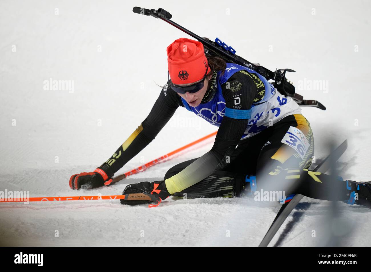 Vanessa Voigt of Germany collapses at the finish line during the women ...