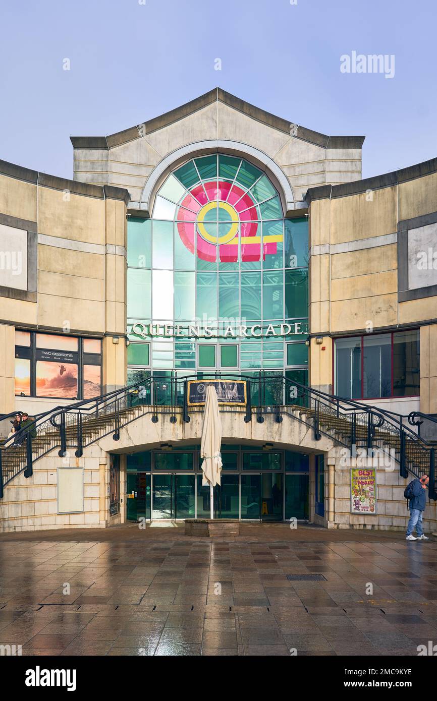 Entrance of the Queens Arcade, Cardiff, South Wales Stock Photo - Alamy