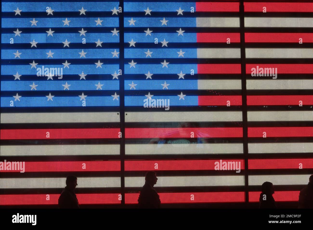 Drapeau Américain lumineux. Times Square. New York. Etats Unis ...