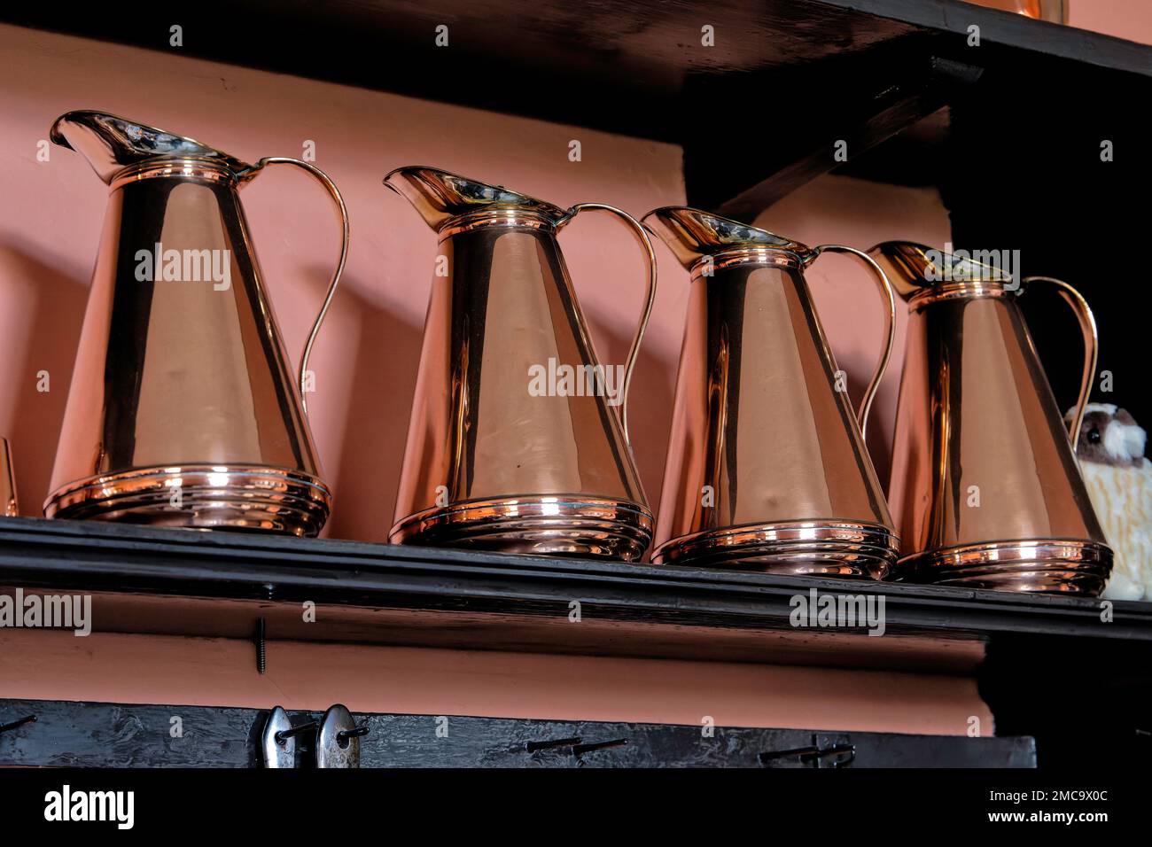 A range of Copper cookware Stock Photo - Alamy