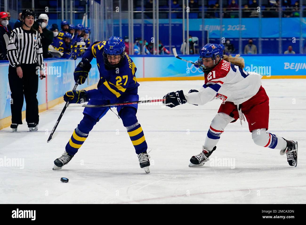 Sweden's Emma Nordin, left, and Czech Republic's Viktorie Svejdova ...