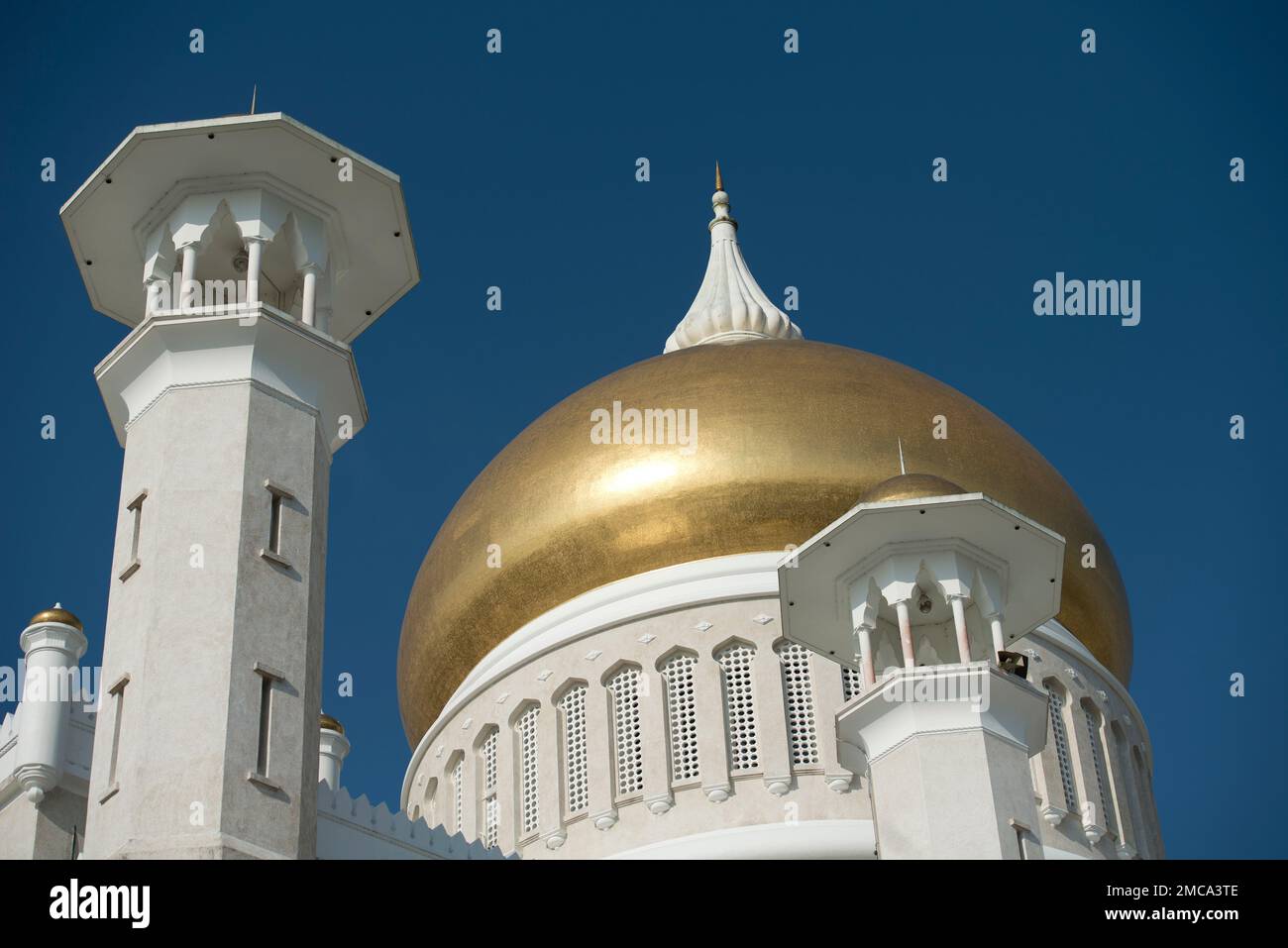 Sultan Omar Ali Saifuddien Mosque, Bandar Seri Begawan, Brunei Stock ...