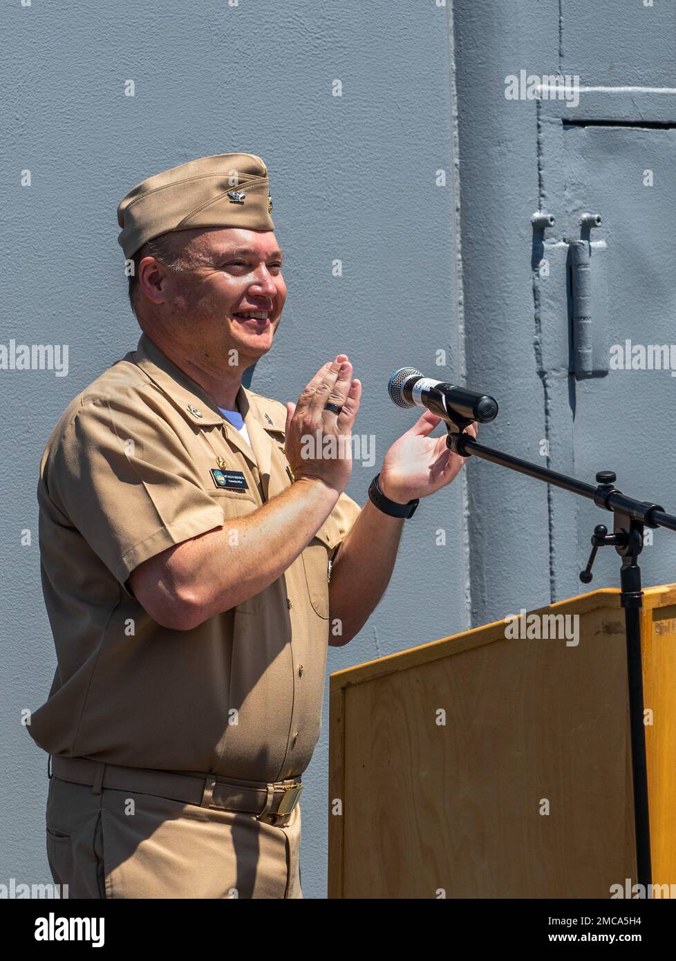 As commanding officer of uss blue ridge lcc 19 hi-res stock photography ...