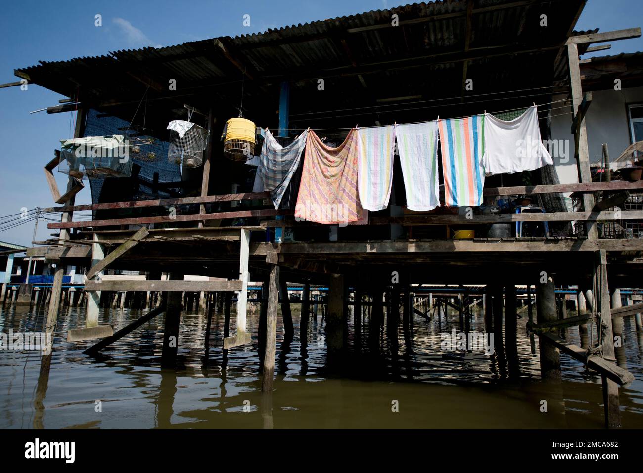 Stilt foundations hi-res stock photography and images - Alamy