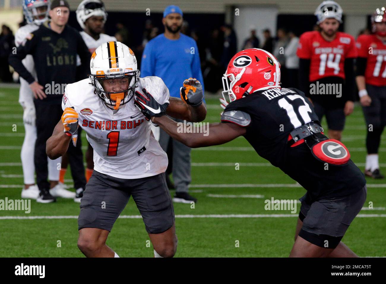 American Team wide receiver Velus Jones, Jr. of Tennessee (1) and ...