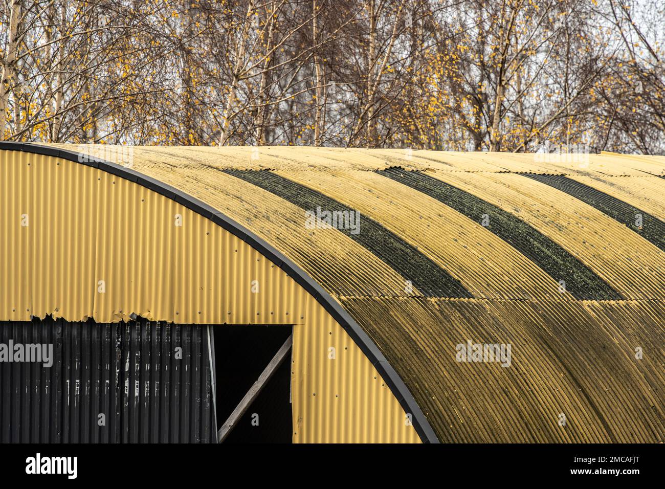 Semicircular roof hi-res stock photography and images - Alamy