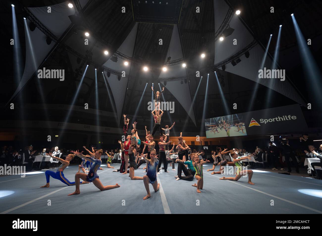 21 January 2023, Hessen, Frankfurt/Main: Athletes perform sports ...