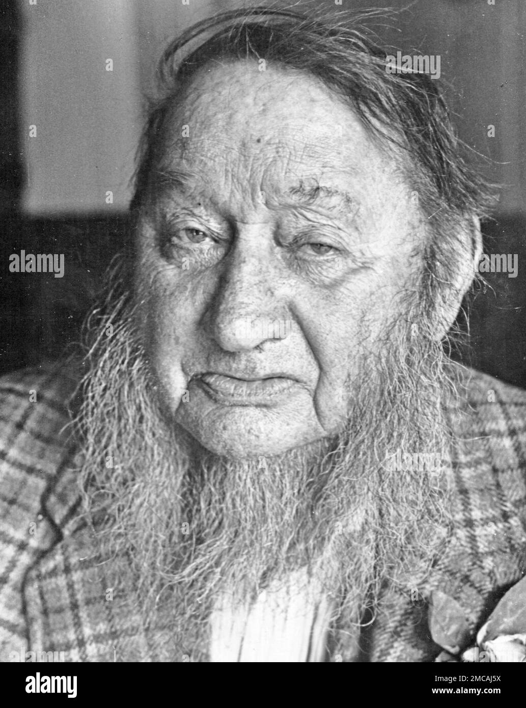 ALFIE ANGIER, LEGENDARY LANDLORD OF THE ROYAL OAK PUB, KOOKSWAY, NEAR ...