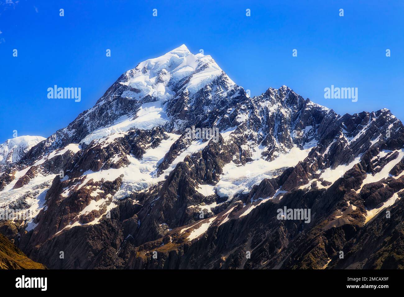 Top park ot Mt Cook peak the tallest mountain of New Zealand under ...