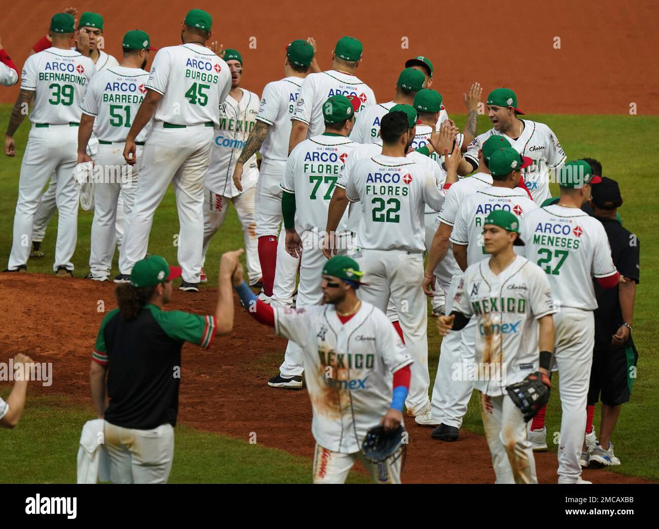 Mexico's players celebrate their 1-0 victory over Panama at the end of ...
