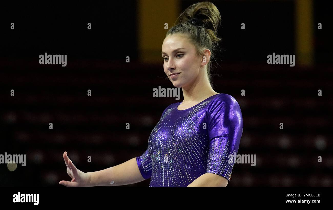 Washington gymnast Morgan Bowles competes against Arizona State during ...