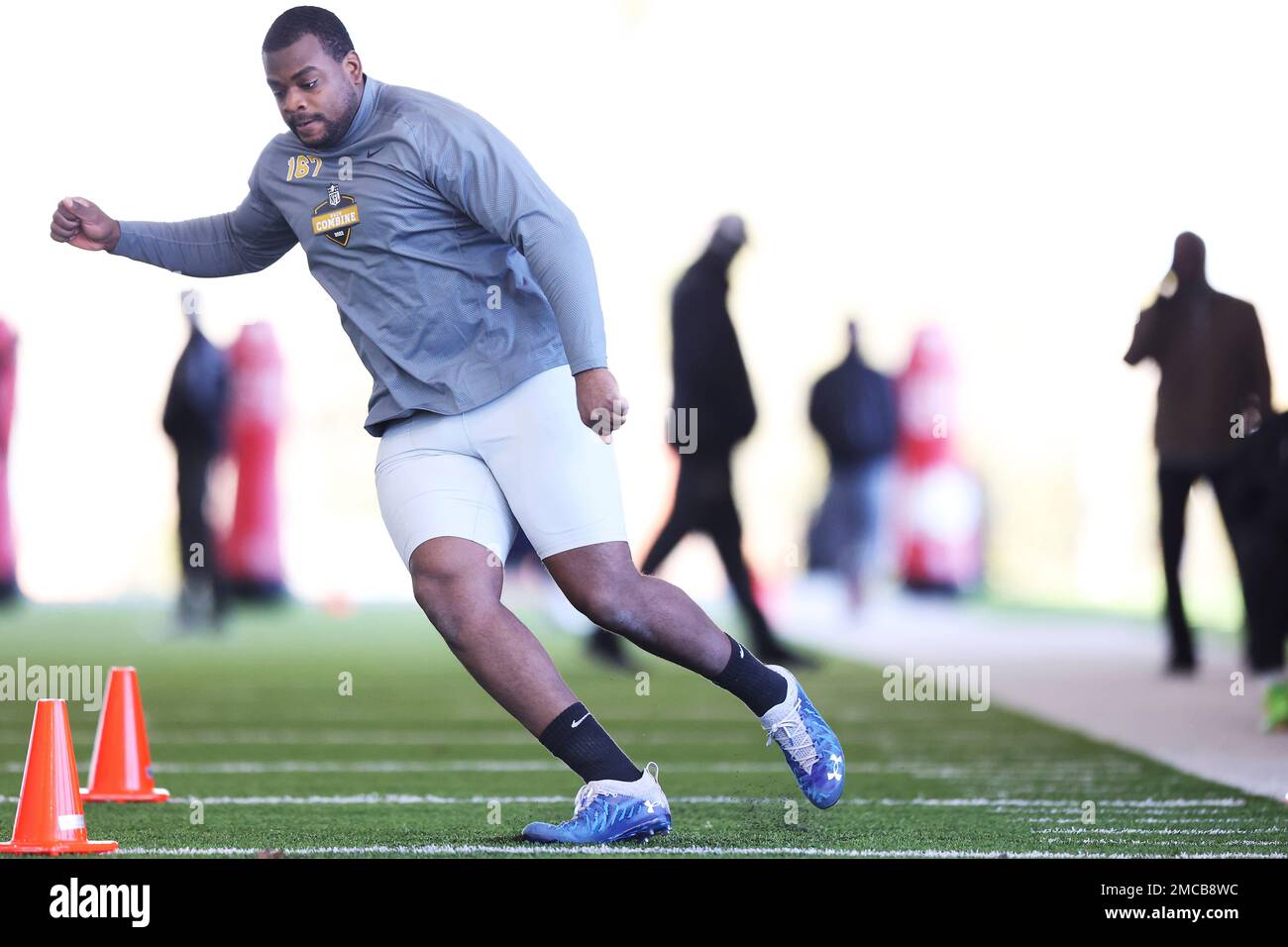 Hampton defensive tackle James Fagan does a three cone drill at the NFL ...