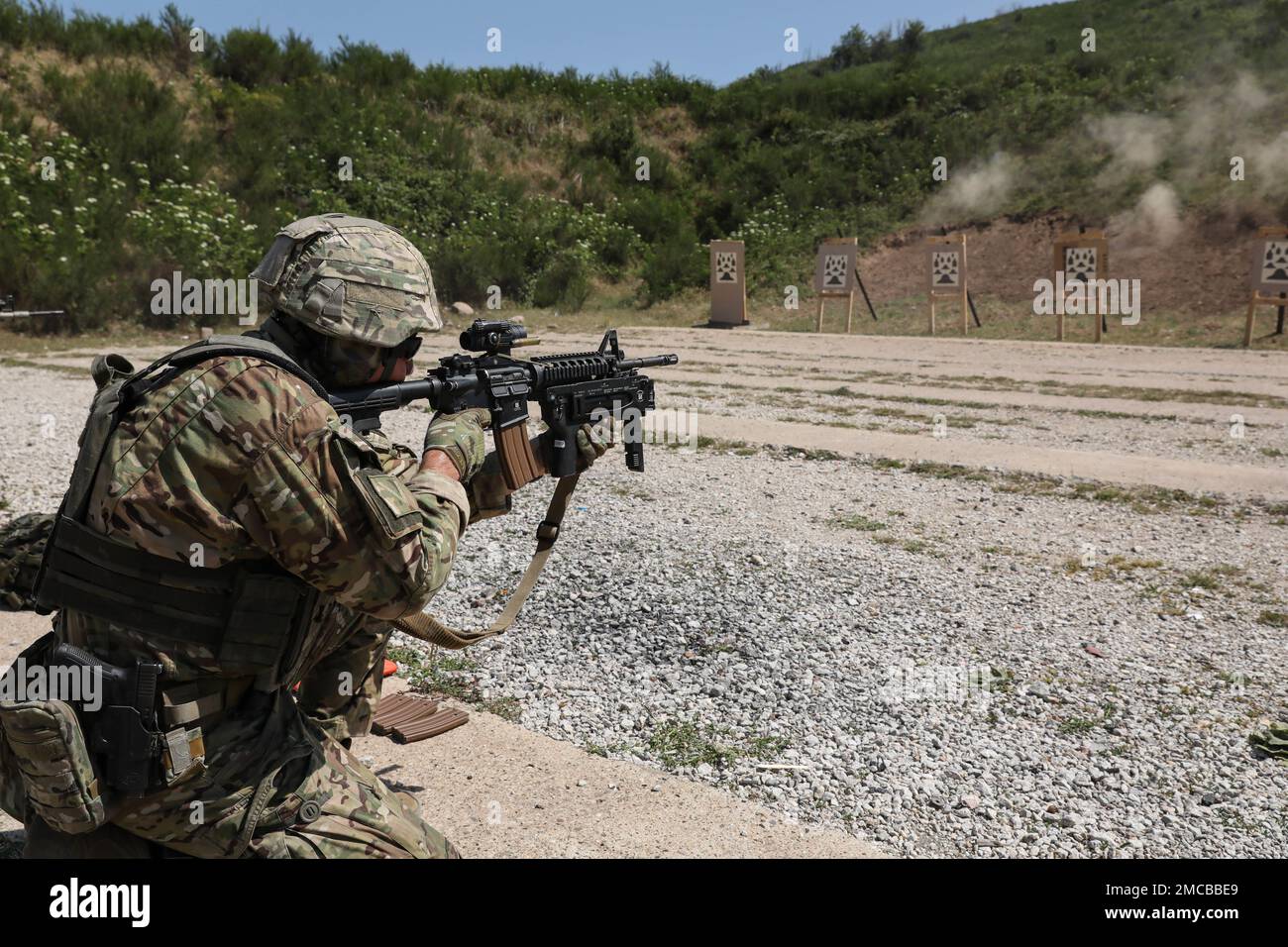 U.S. Army National Guard Soldiers from Charlie Company 1st Battalion ...