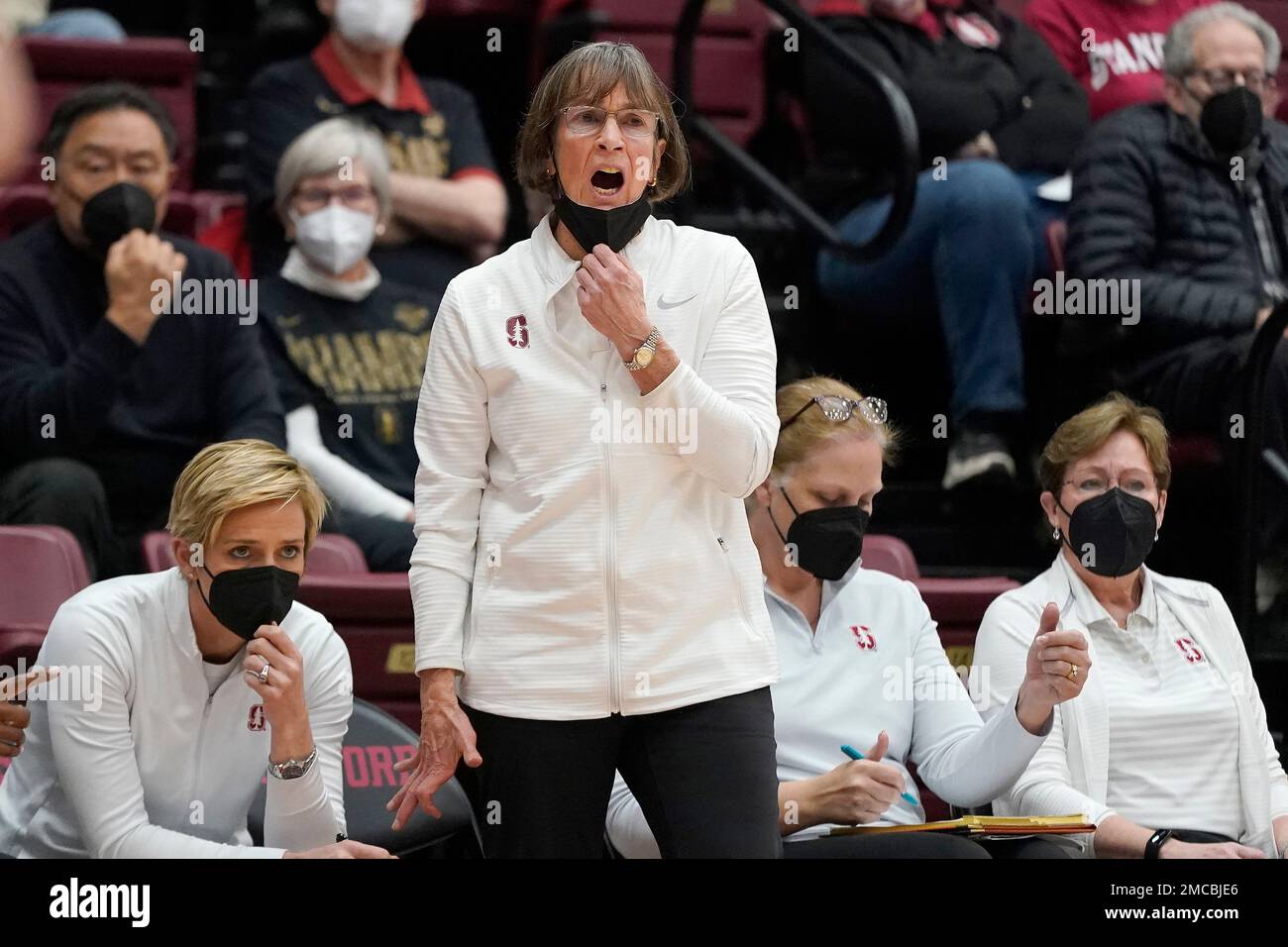 Stanford head coach Tara VanDerveer yells toward players during the ...
