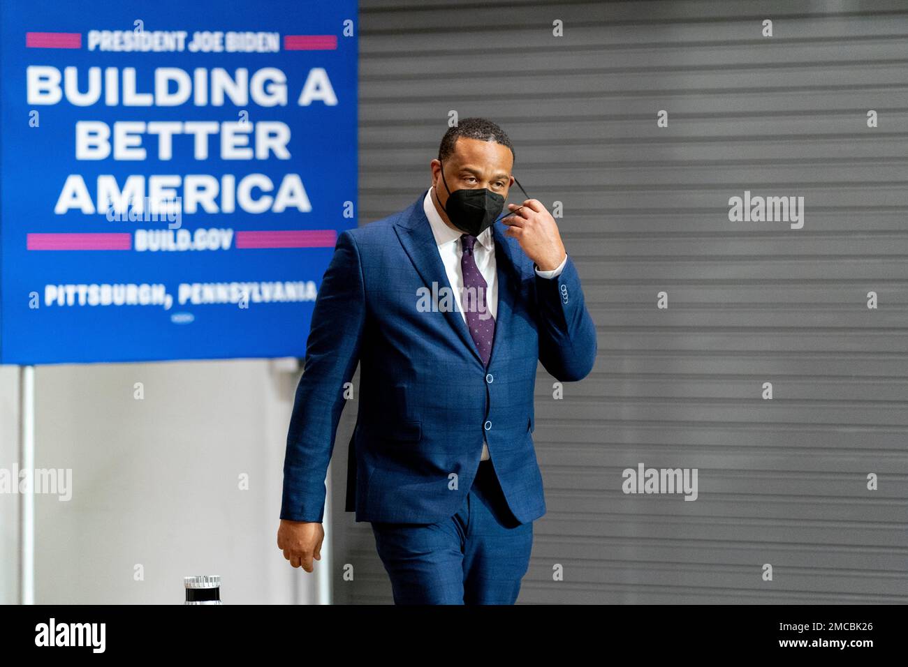 Pittsburgh Mayor Ed Gainey arrives to speak at Carnegie Mellon ...