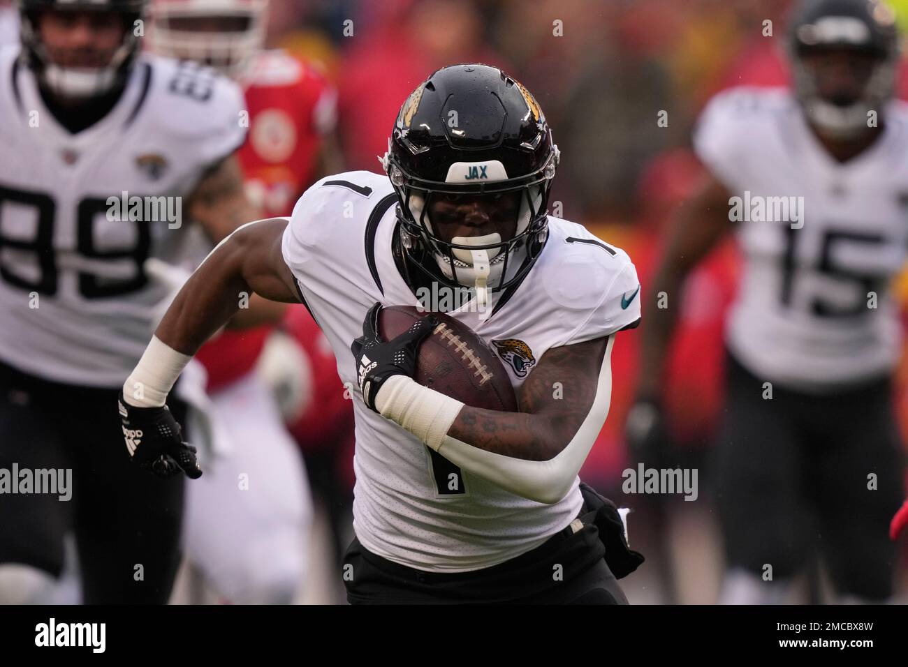 Jacksonville Jaguars running back Travis Etienne Jr. (1) runs against ...