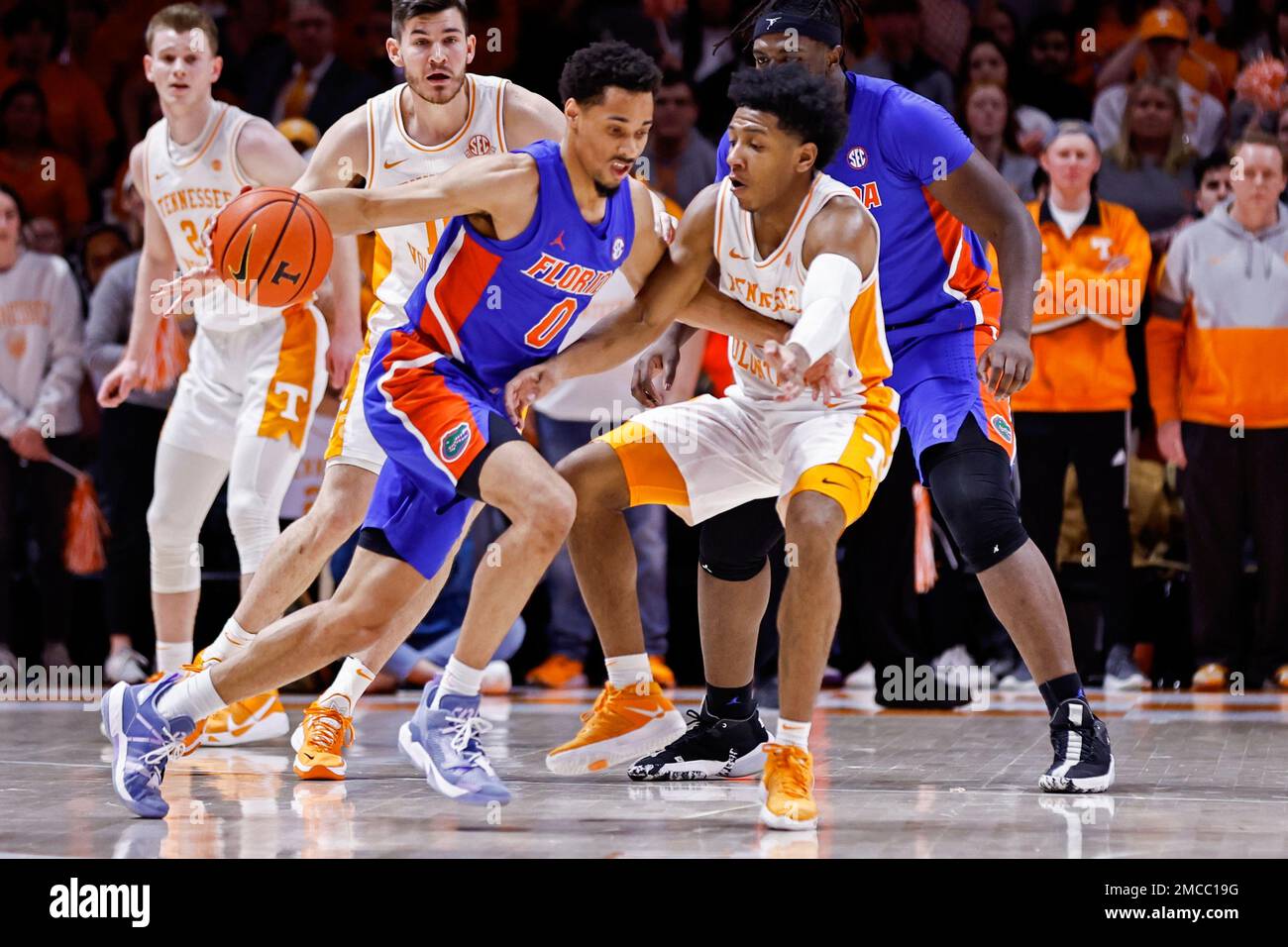 Florida guard Myreon Jones (0) drives against Tennessee guard Kennedy ...