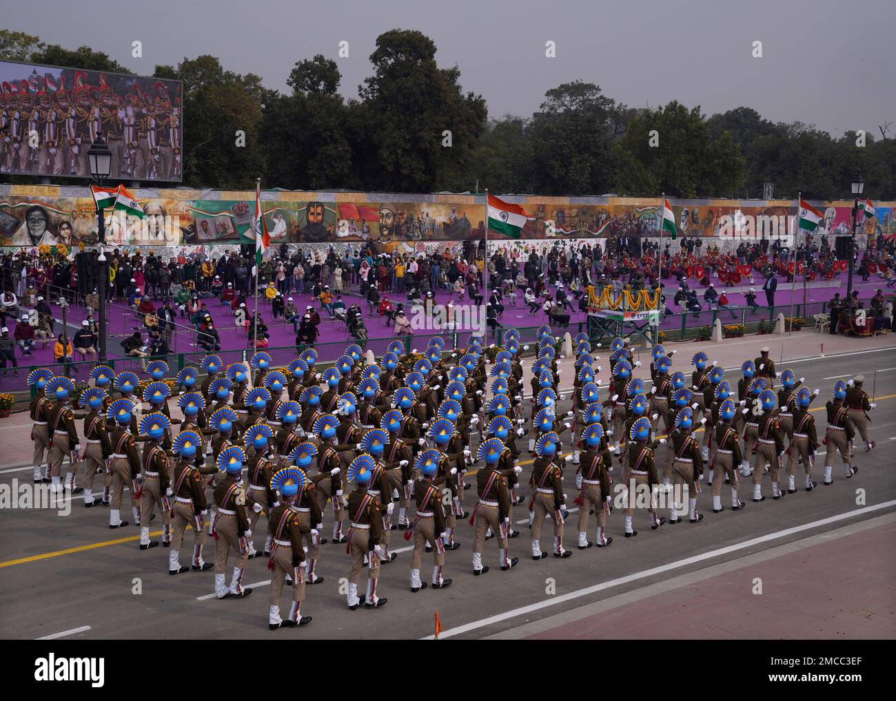 Indian para military soldiers march through the ceremonial Rajpath ...