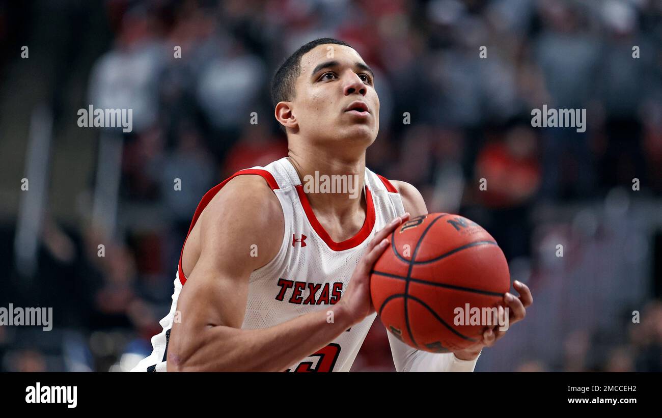 Texas Tech's Kevin McCullar (15) shoots the ball during the second half ...