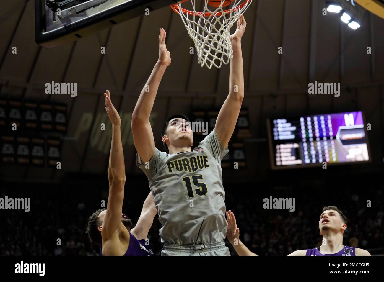 Purdue center Zach Edey (15) in action during an NCAA college ...
