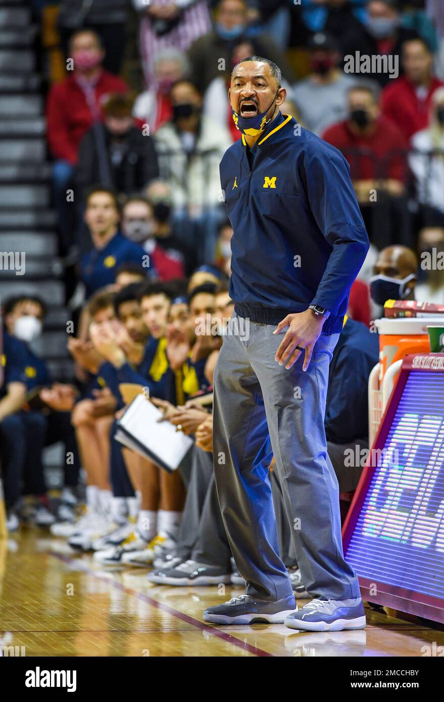 Michigan head coach Juwan Howard during an NCAA college basketball game ...