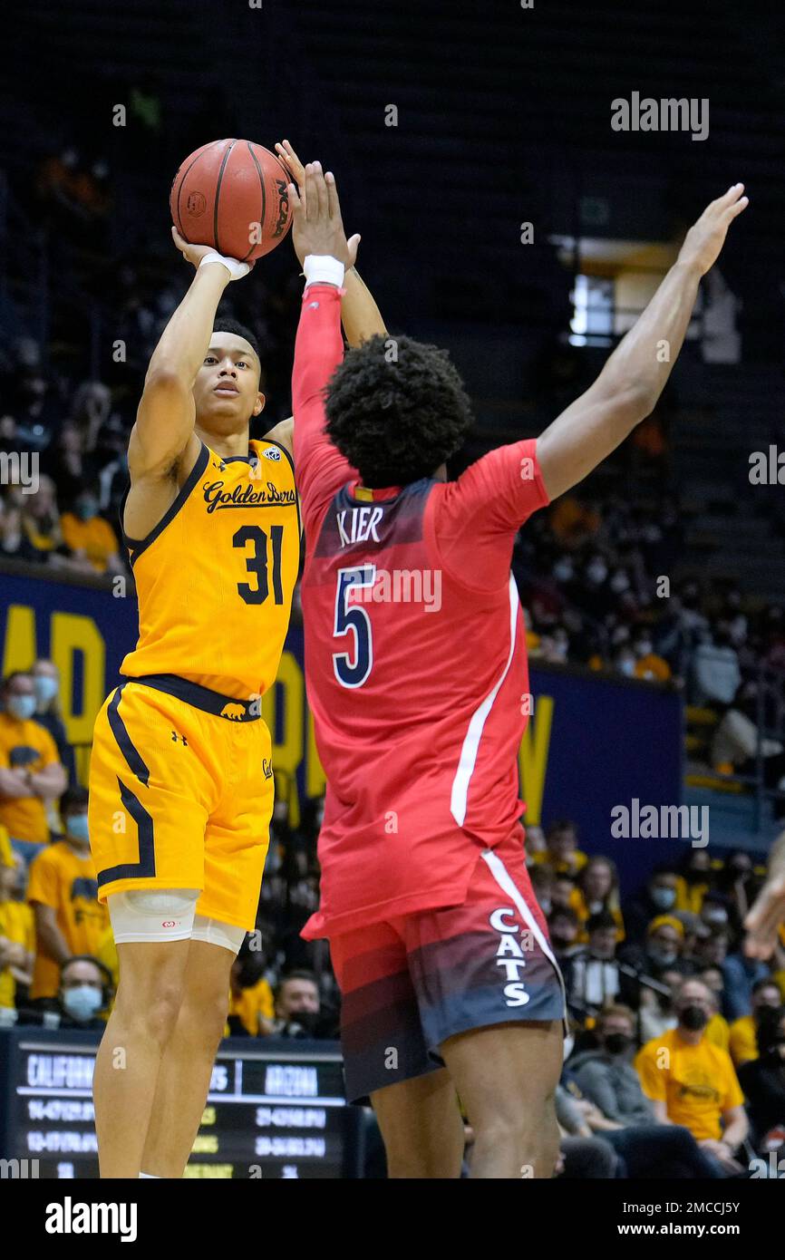 California guard Jordan Shepherd (31) shoots over Arizona guard Justin ...